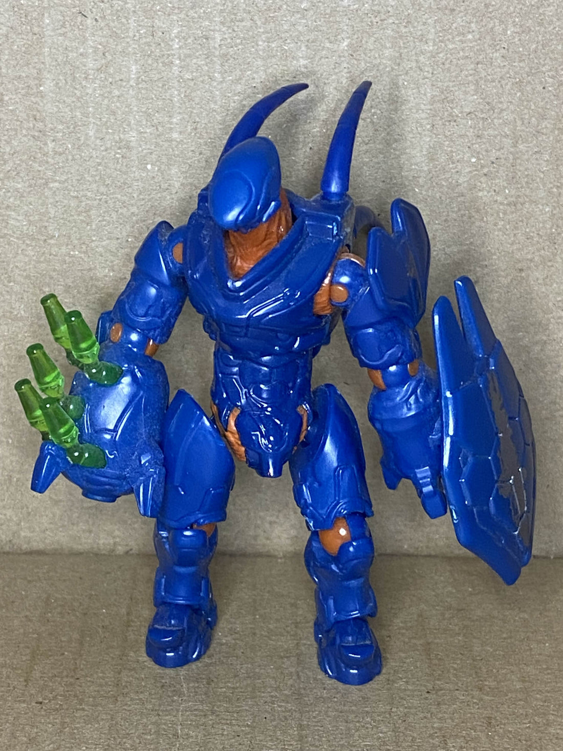 Hunter (Blue/Orange) – Figure Forge